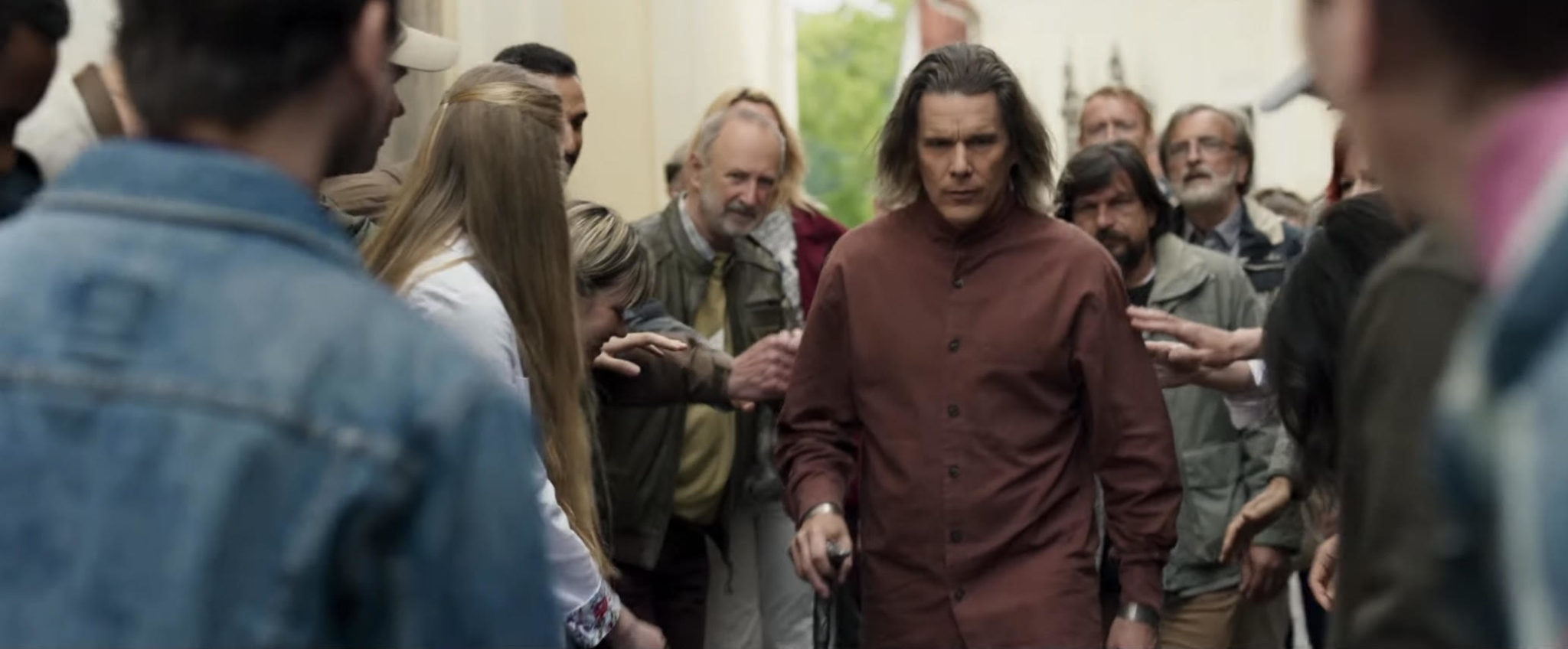 Marvel Releases Brand New 'Moon Knight' Scene That Shows More Arthur ...